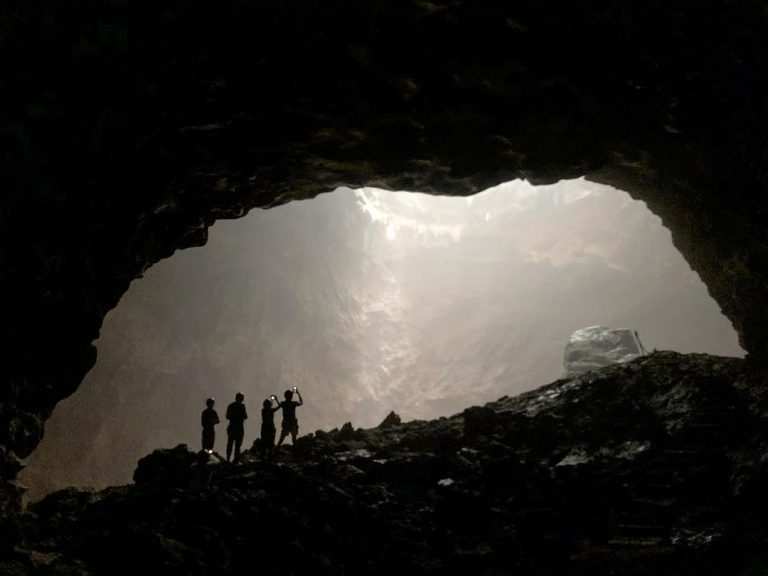 Keindahan Goa Jomblang Dengan Pesona Cahaya Surga - Wisata Milenial