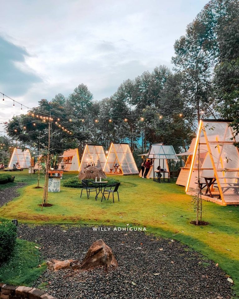 Ruang Lapang Outdoor Cafe Bandung Lokasi & Harga Tiket Masuk Terbaru ...
