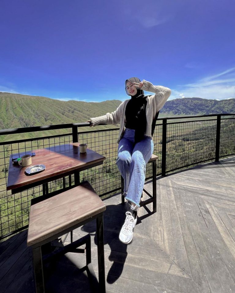 Bromo Hillside Cafe Lokasi Dan Harga Tiket Masuk Terbaru - Wisata Milenial