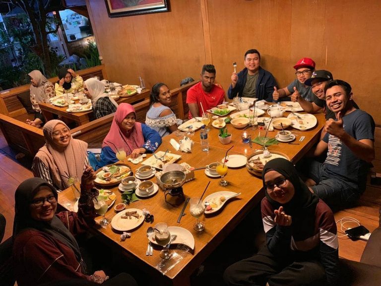 37 Tempat Makan Enak Di Bandung Yang Terbaik Terbaru - Wisata Milenial